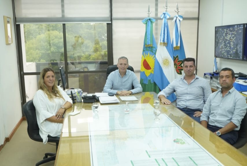 FERNANDO GRAY ENTREGÓ EL DECRETO DE PROMOCIÓN INDUSTRIAL A LA EMPRESA ...